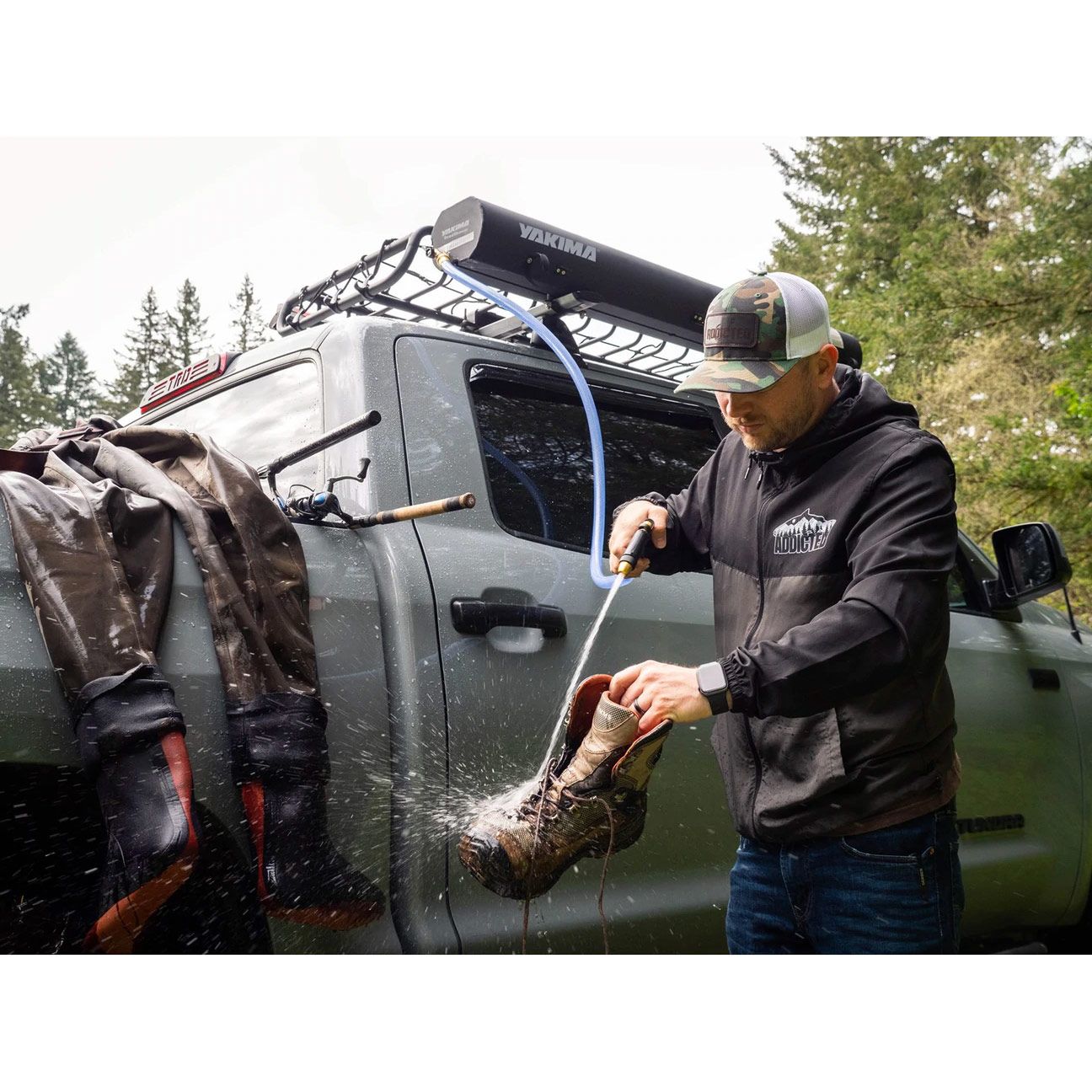 Nádrž na vodu na střešní nosič auta se solárním ohřevem tlaková Yak...
