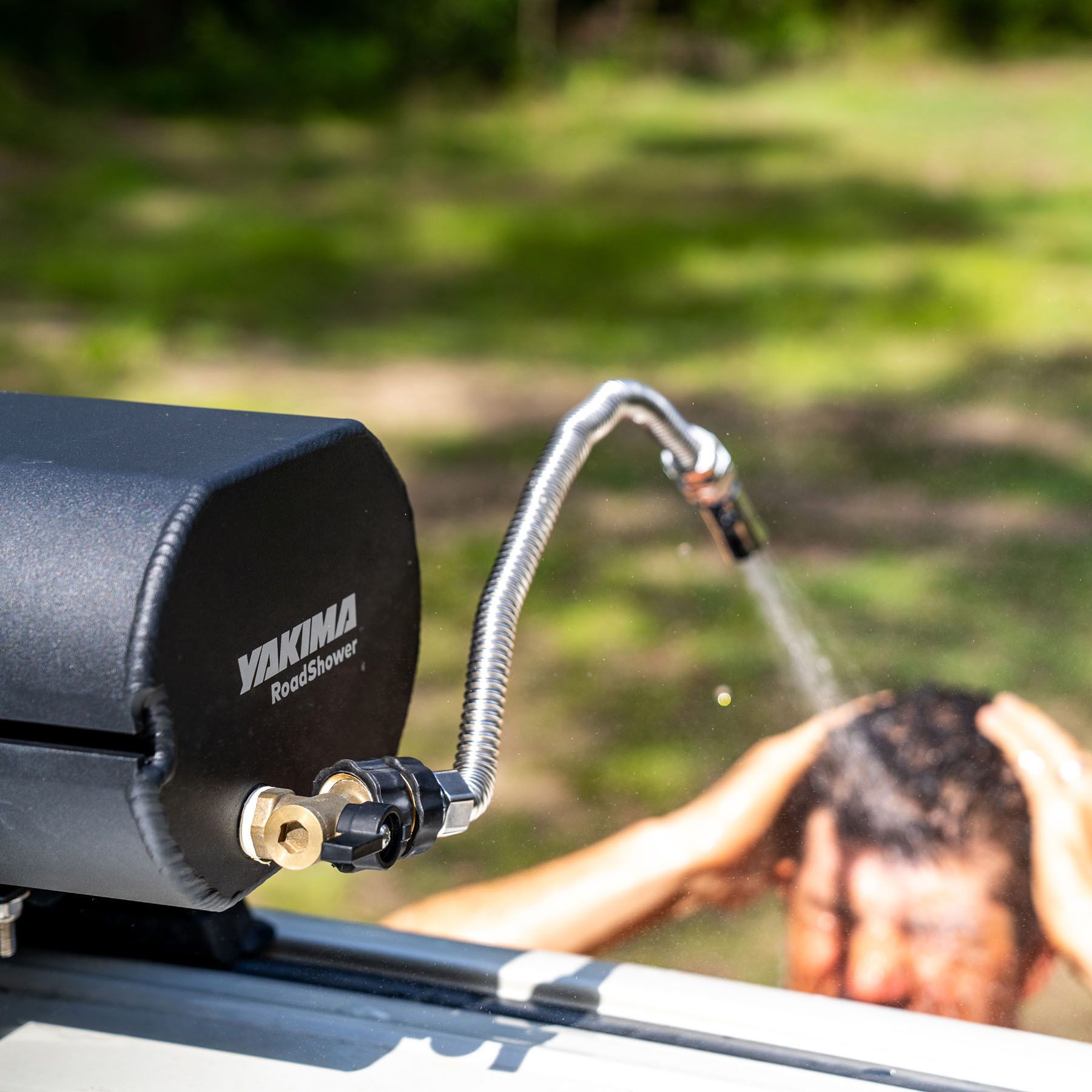 Nádrž na vodu na střešní nosič auta se solárním ohřevem tlaková Yak...